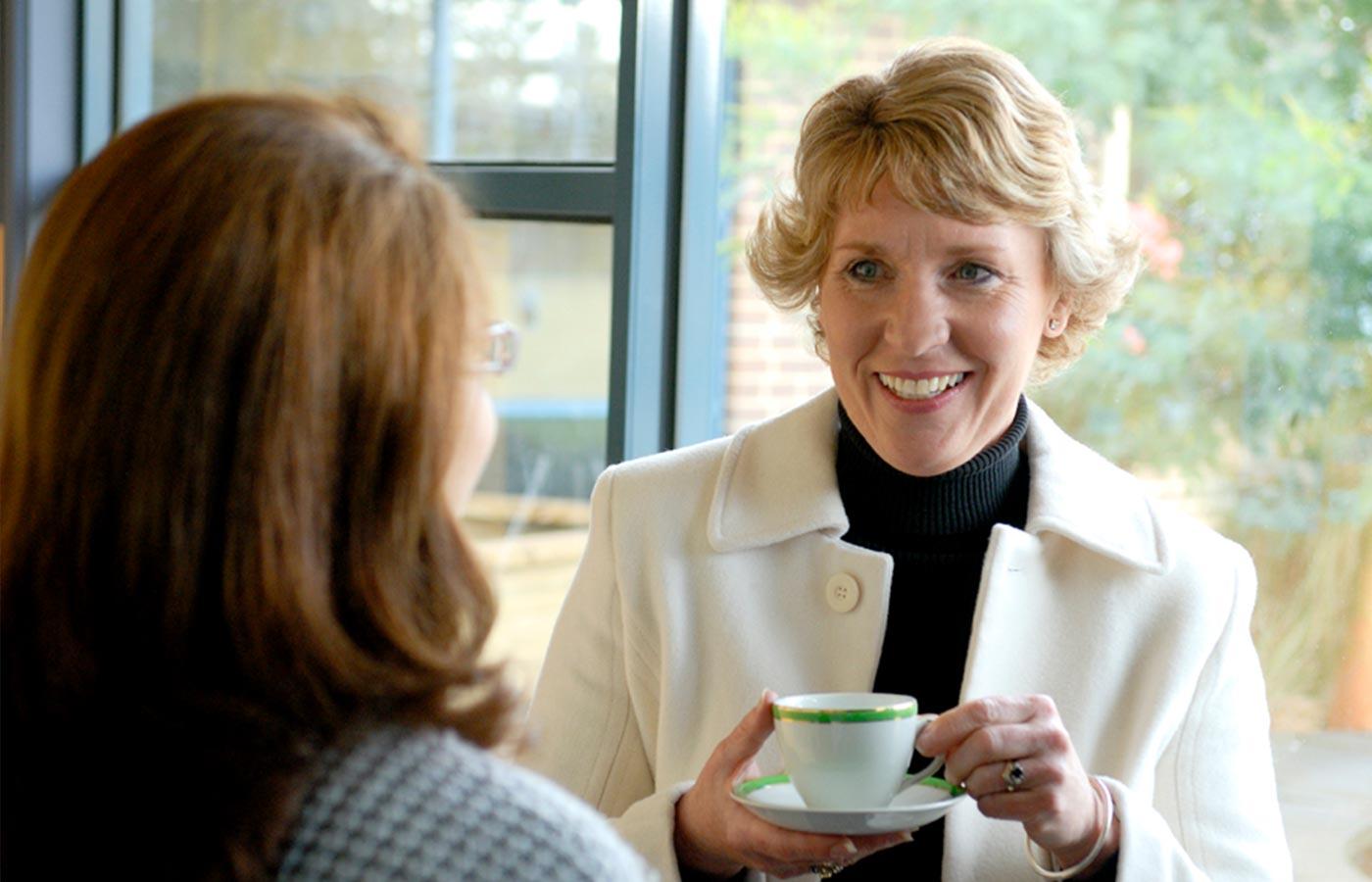 How Cochlear™ Hybrid™ Hearing works | Cochlear